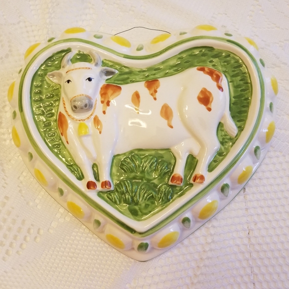 Wall Decor | Vintage Heart Shape Cow Mold Ceramic Hanging Wall Decor ...